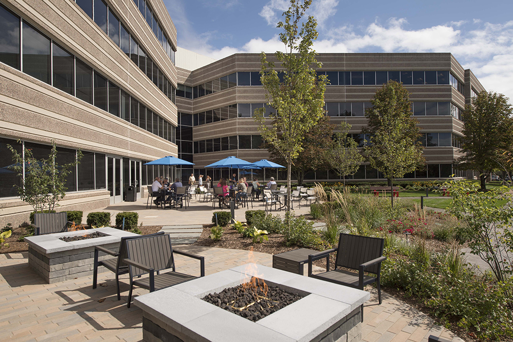 Kelly and Putnam of Cushman & Wakefield handle 72,147 s/f in leases at ...