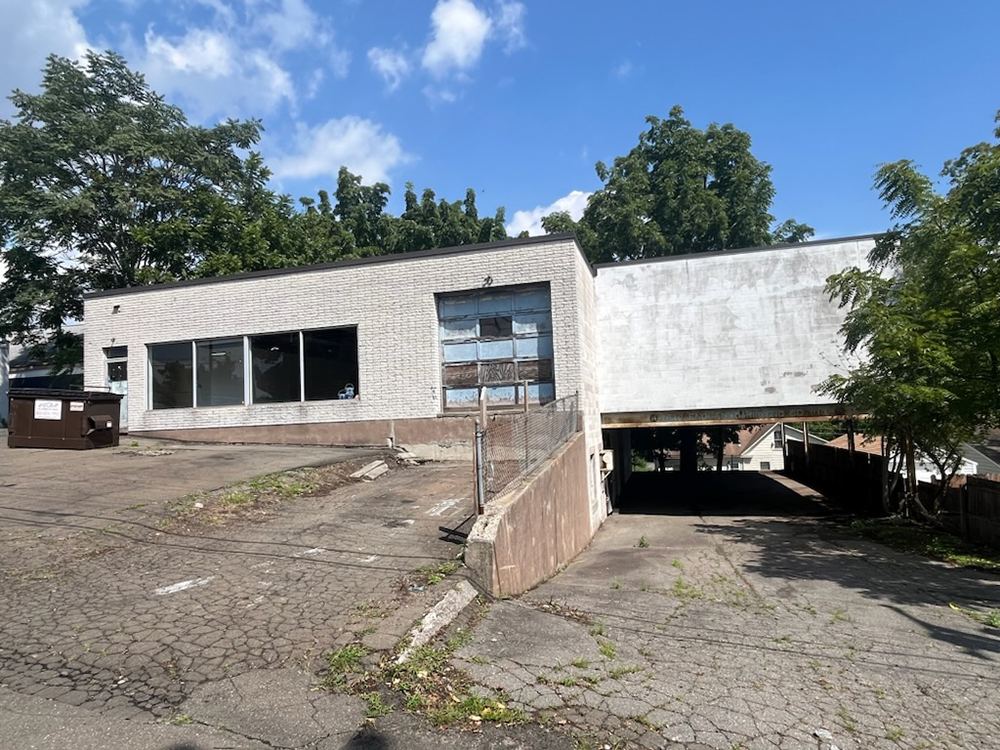Richetelli and Eliopoulos of Colonial Properties, Inc. broker two sales ...