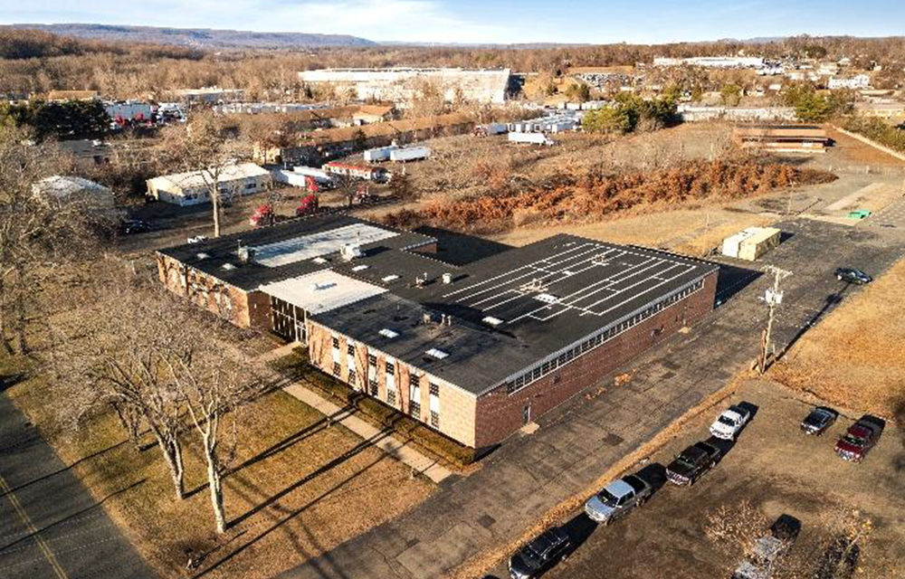 Lee and Braun of O,R&L Commercial sell 30,600 s/f industrial/warehouse ...